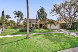 Inverrary Boulevard Estates In Inverrary Lauderhill Homes For Sale