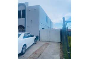 Mango Hill Townhouses For Sale - Hialeah Real Estate