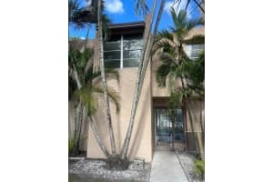 Live Oak Place In Pine Island Ridge Davie Townhouses For Sale