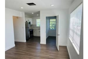 Crystal Court Manor Rental Condos - Hollywood Real Estate