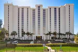 Sea Gate Oceanfront Condos For Sale in Longboat Key