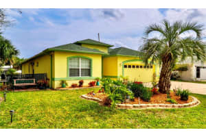 32 Comanche Court, Palm Coast, FL 32137